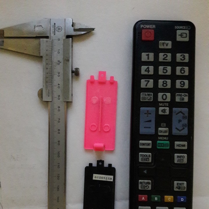 3D Printable Samsung remote control battery cover by Stephanus Perold