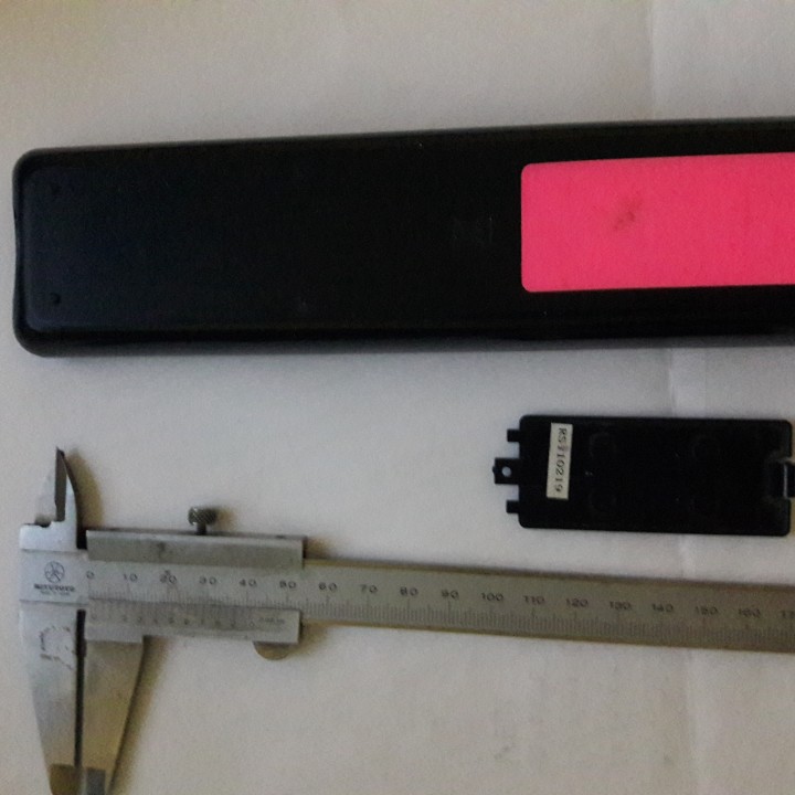 3D Printable Samsung remote control battery cover by Stephanus Perold