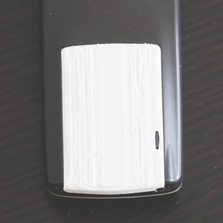 3D Printable Battery cover for Nokia 7650 by Dovydas Vaičiukynas