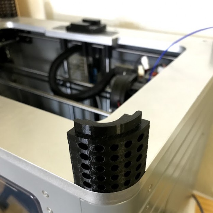 3D Printable Dremel Lid Riser by Gavin Broughton