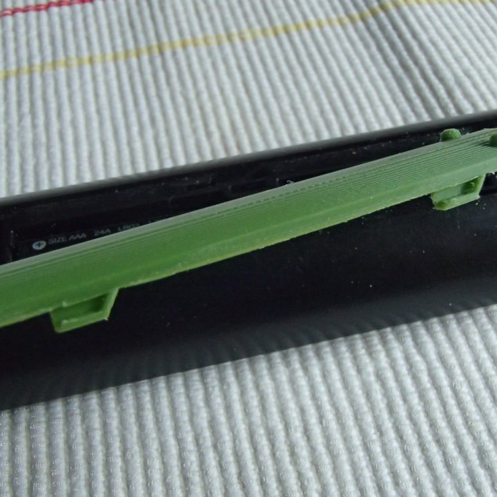 3D Printable Samsung Remote Control Battery Cover by Louis Dionne