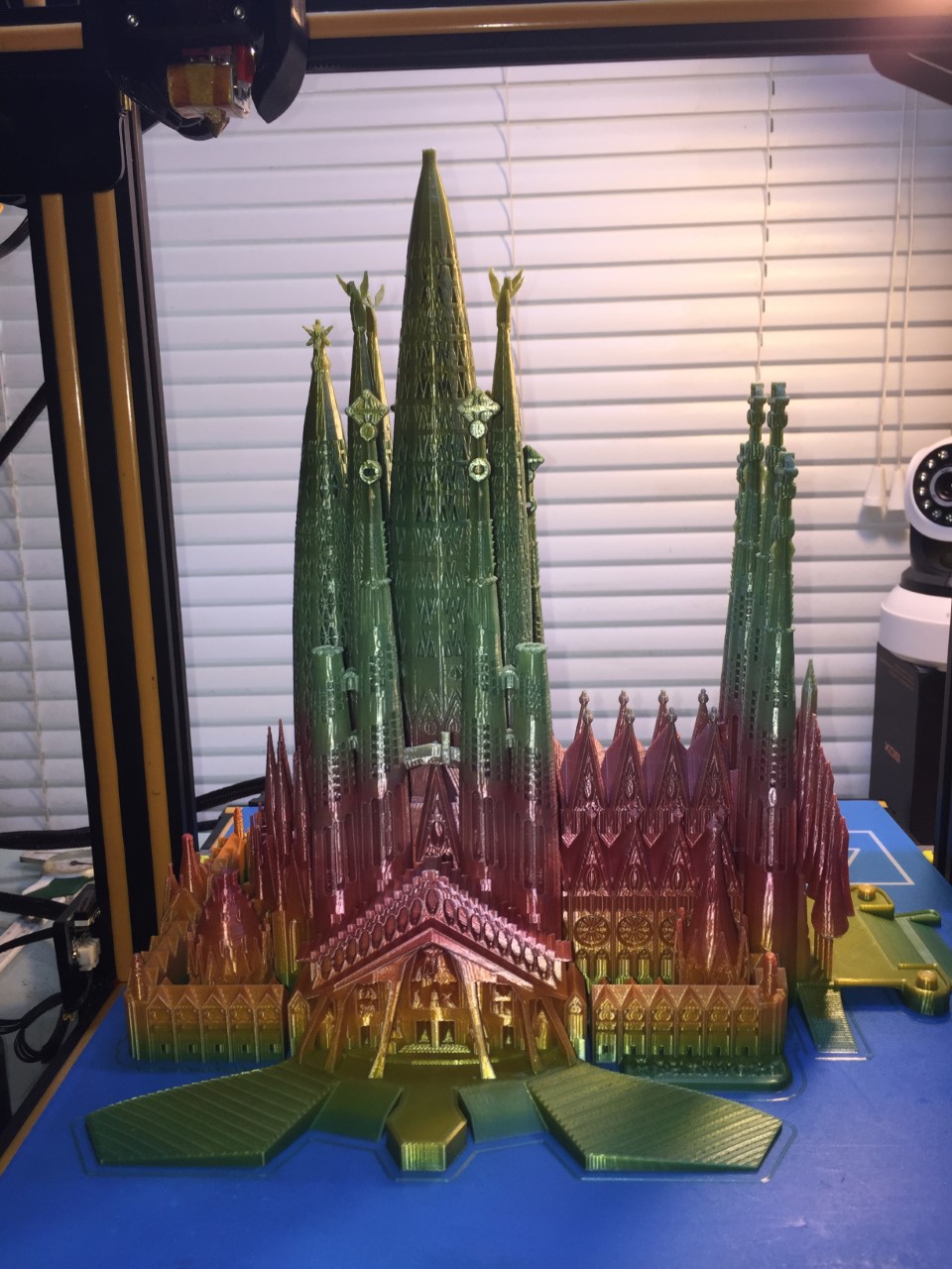 3D Printable Sagrada Familia, Complete - Barcelona by MiniWorld3D