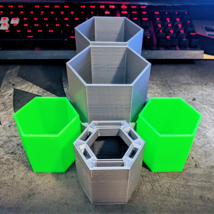 3D Printable Modular USB & Pen Holder 3000 by Mike Franko