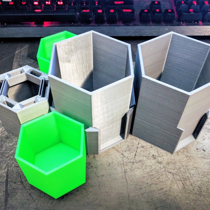 3D Printable Modular USB & Pen Holder 3000 by Mike Franko