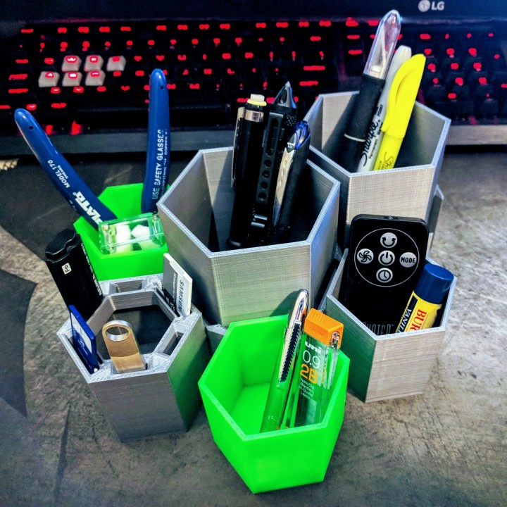 3D Printable Modular USB & Pen Holder 3000 by Mike Franko