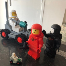 3D Printable Giant Movable LEGO Man by The3dNerd!