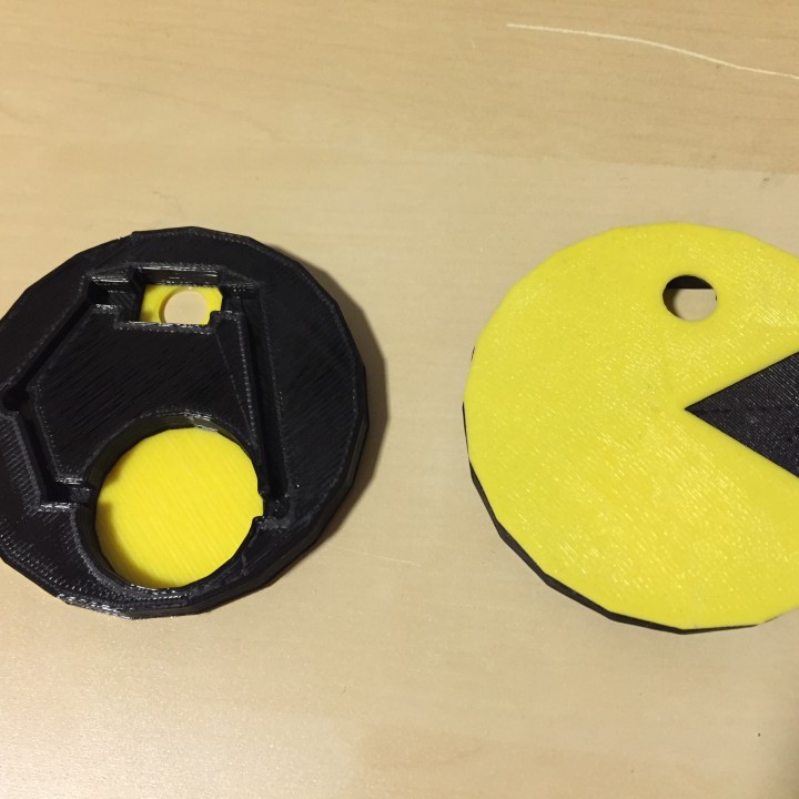 3D Printable Pacman electronic wearable by Carmen Bartolome