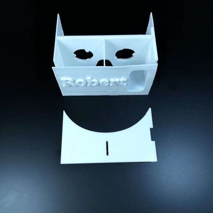 3D Printable Vr Headset by Robert Stark