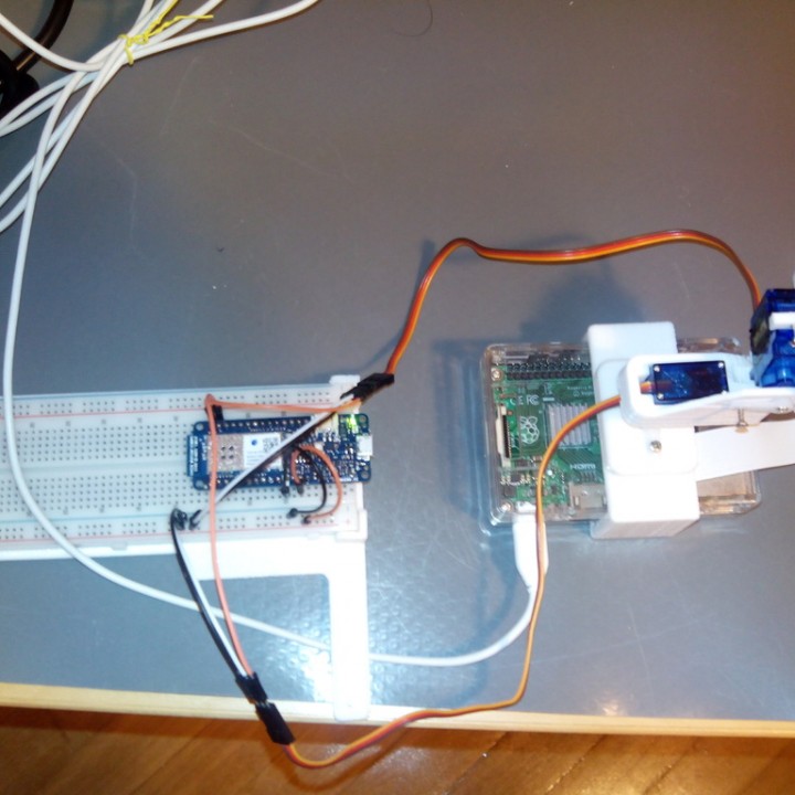 3D Printable Raspberry Pi Camera Tilt Mount by Javier Vicen