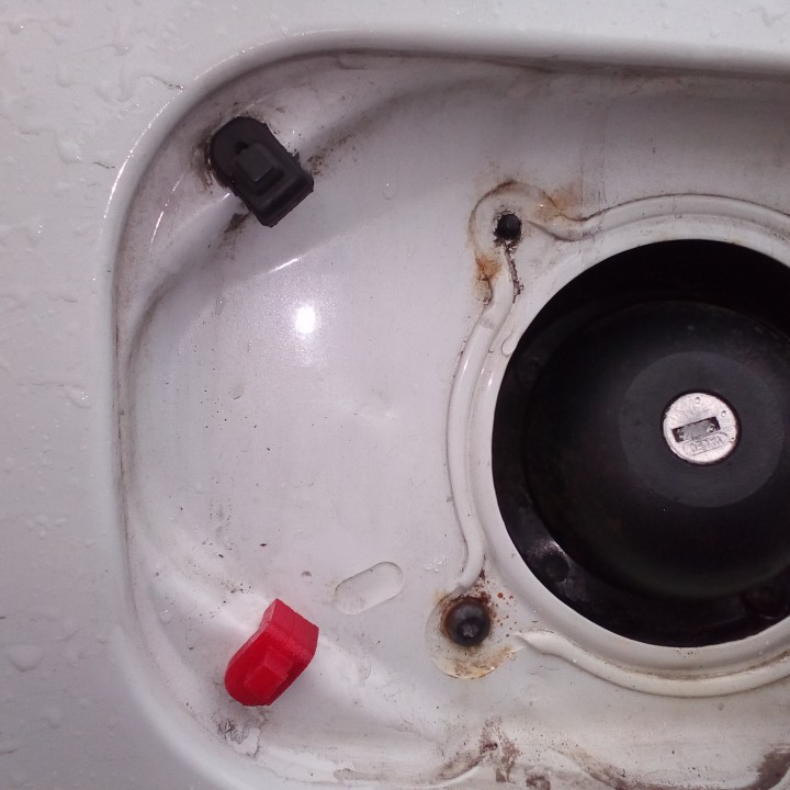 3D Printable Dacia Sandero fuel tank hatch bumper by Patrick Nitzsche