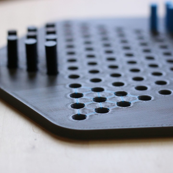 3D Printable Multi-Color Chinese Checkers Set by Mosaic Manufacturing