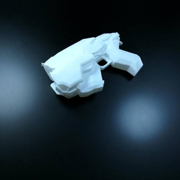 3D Printable Gears of War 3 snub pistol by cnPv Official
