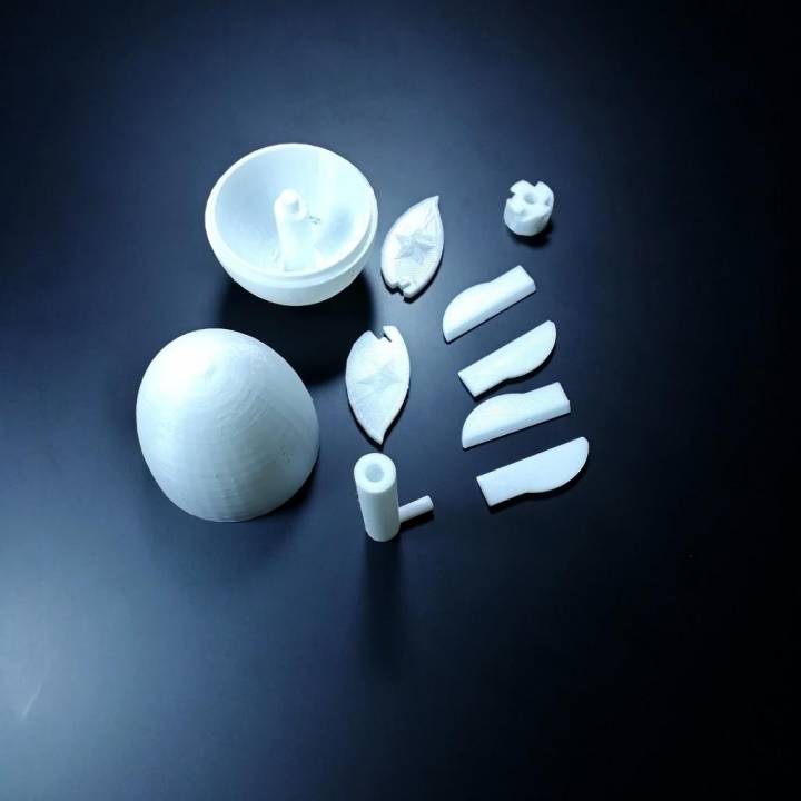 3D Printable Flower Wheel Egg Toy #TinkercadEaster by Erin Rouse