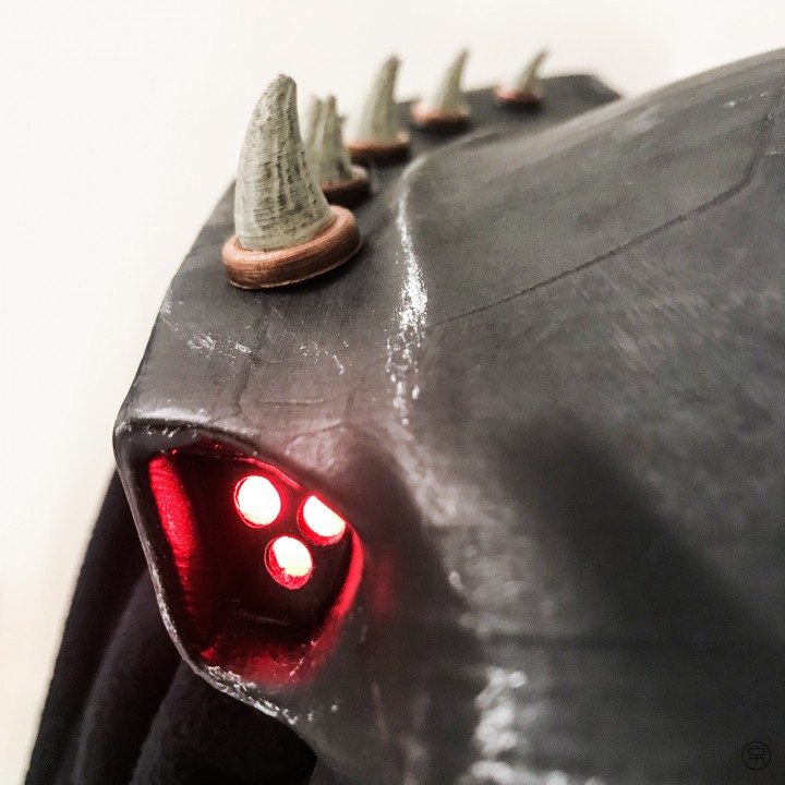 3D Printable Predator mask by Oskar Mohar