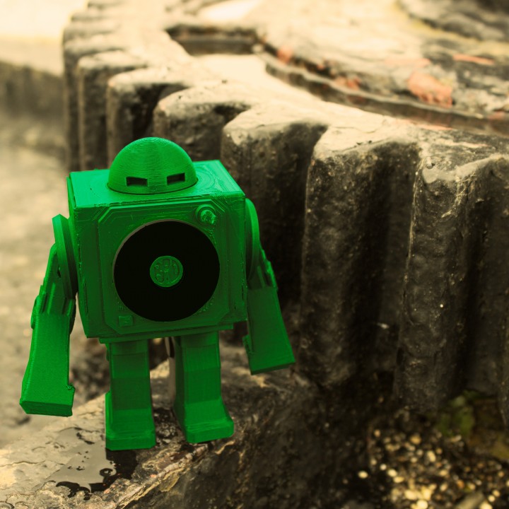 3D Printable Beat Bot - Print In Place Fold Up Robot! by Harry Roper