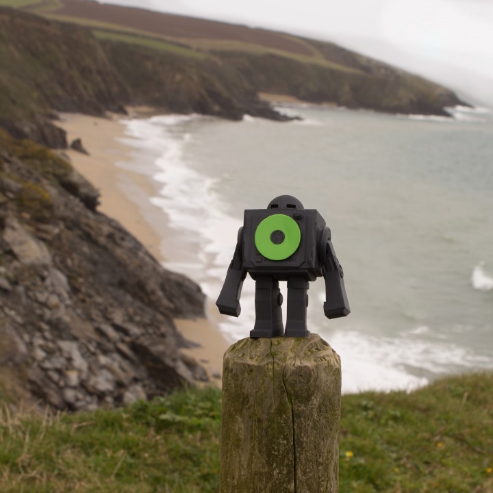 3D Printable Beat Bot - Print In Place Fold Up Robot! by Harry Roper