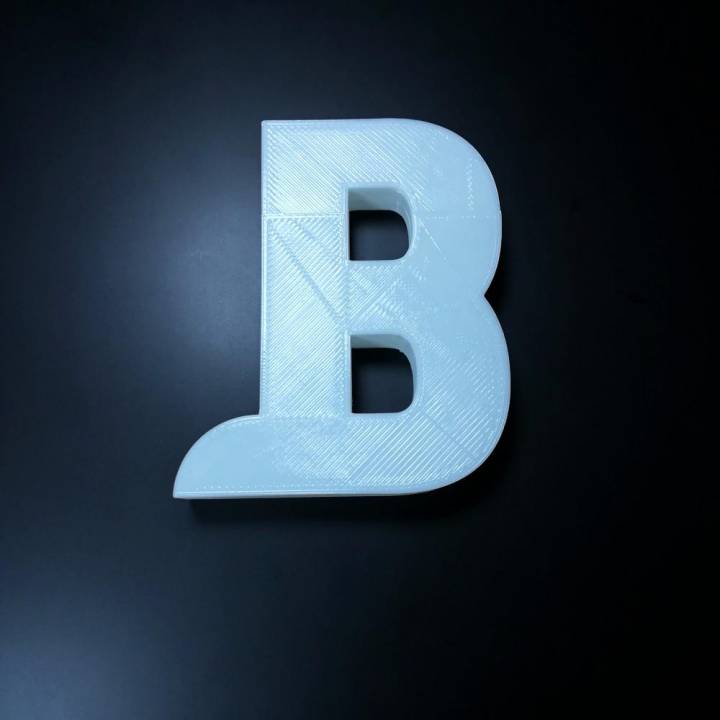 3D Printable B by Mensajero Brave