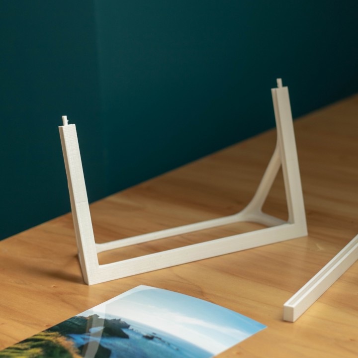 3D Printable Picture Frame by Clement C.