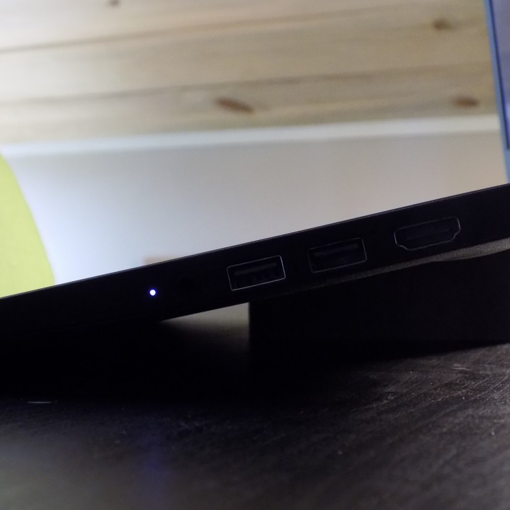 3D Printable HP Chromebook stand by Llama Lover