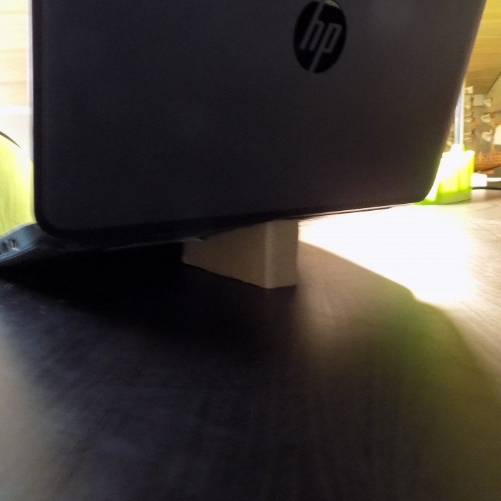3D Printable HP Chromebook stand by Llama Lover