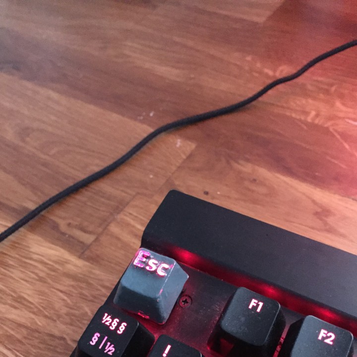 3D Printable Escape key for Cherry MX by William Sjölund
