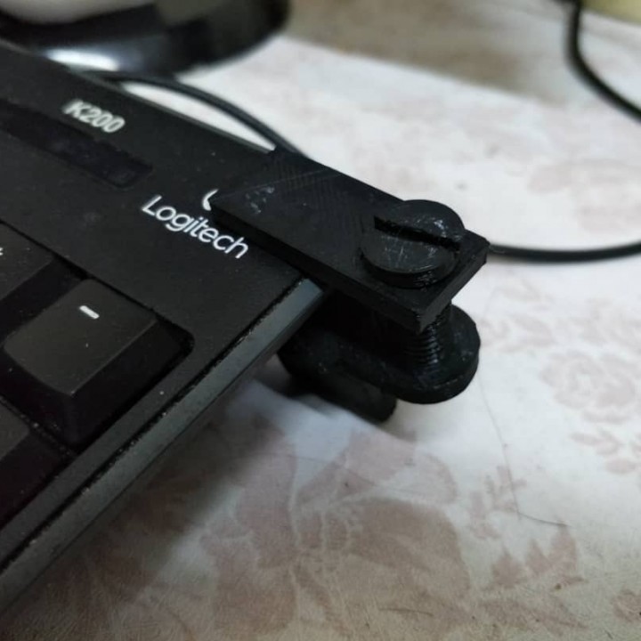 3D Printable Universal Keyboard Stand by andrewlou