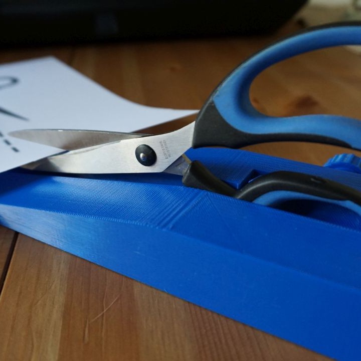 3D Printable One Hand Scissor by Nils