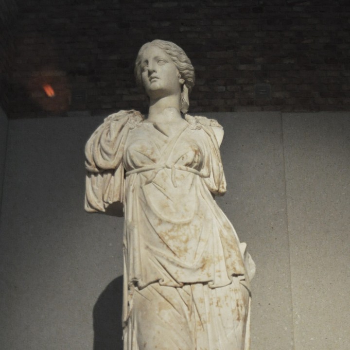 3D Printable Colossal statue of a goddess by Scan The World