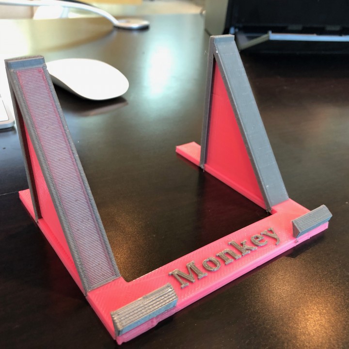 3D Printable Dual color iPad stand by Ken Melby