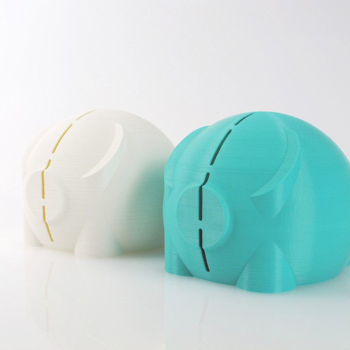 3D Printable Cutting Piggy Bank by Francesco Rodighiero