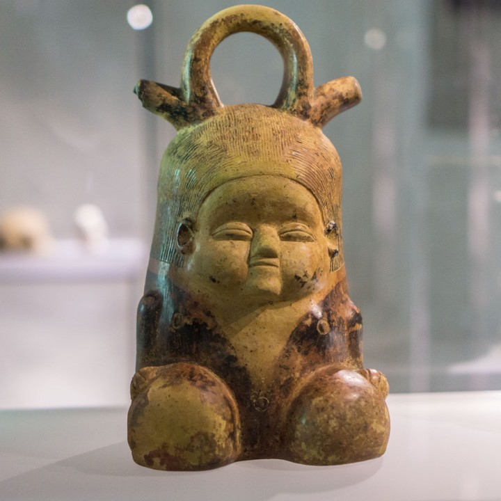 3D Printable Anthropomorphic Alcarraza Vase by Scan The World