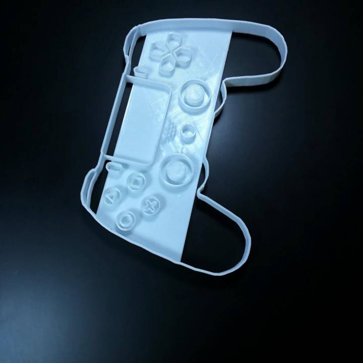 3D Printable PS4 Controler by zoeie