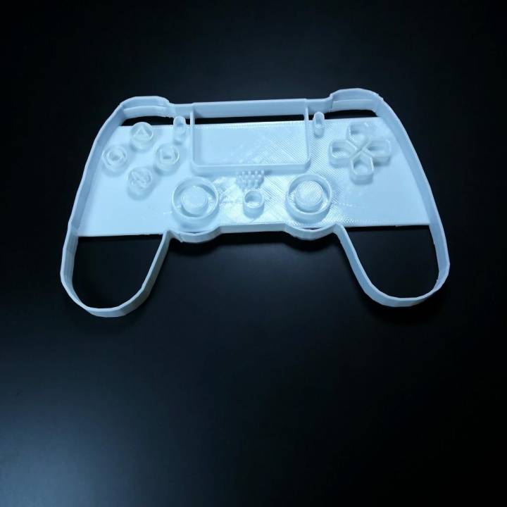 3D Printable PS4 Controler by zoeie