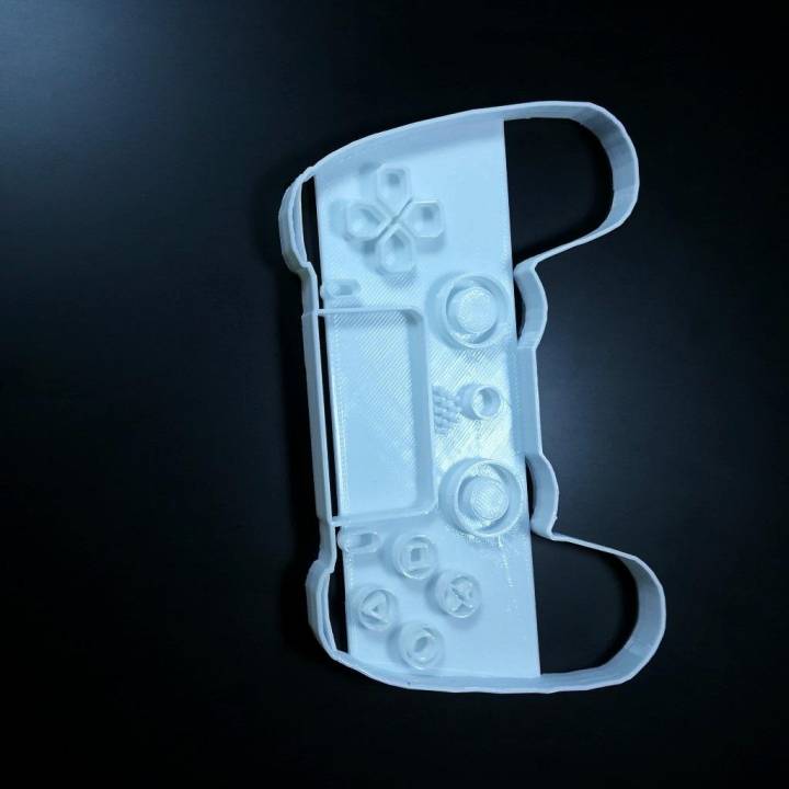 3D Printable PS4 Controler by zoeie