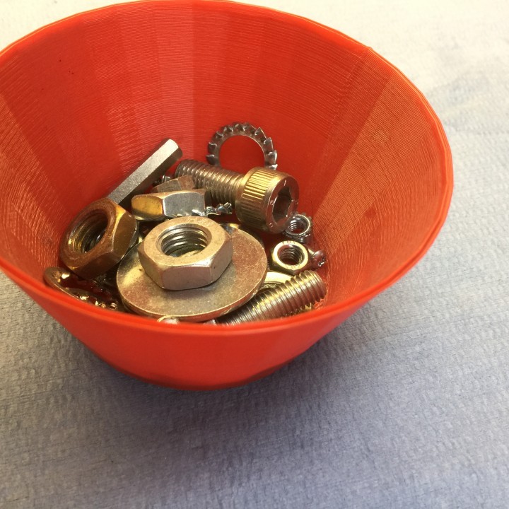 3D Printable Small Bowl by Tom Headley