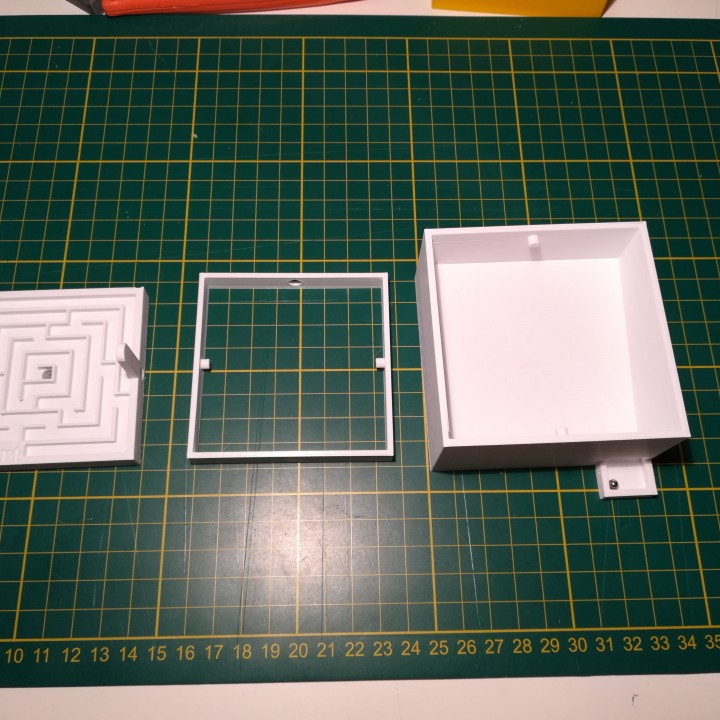 3D Printable Tilt Maze by Patrick McInerny