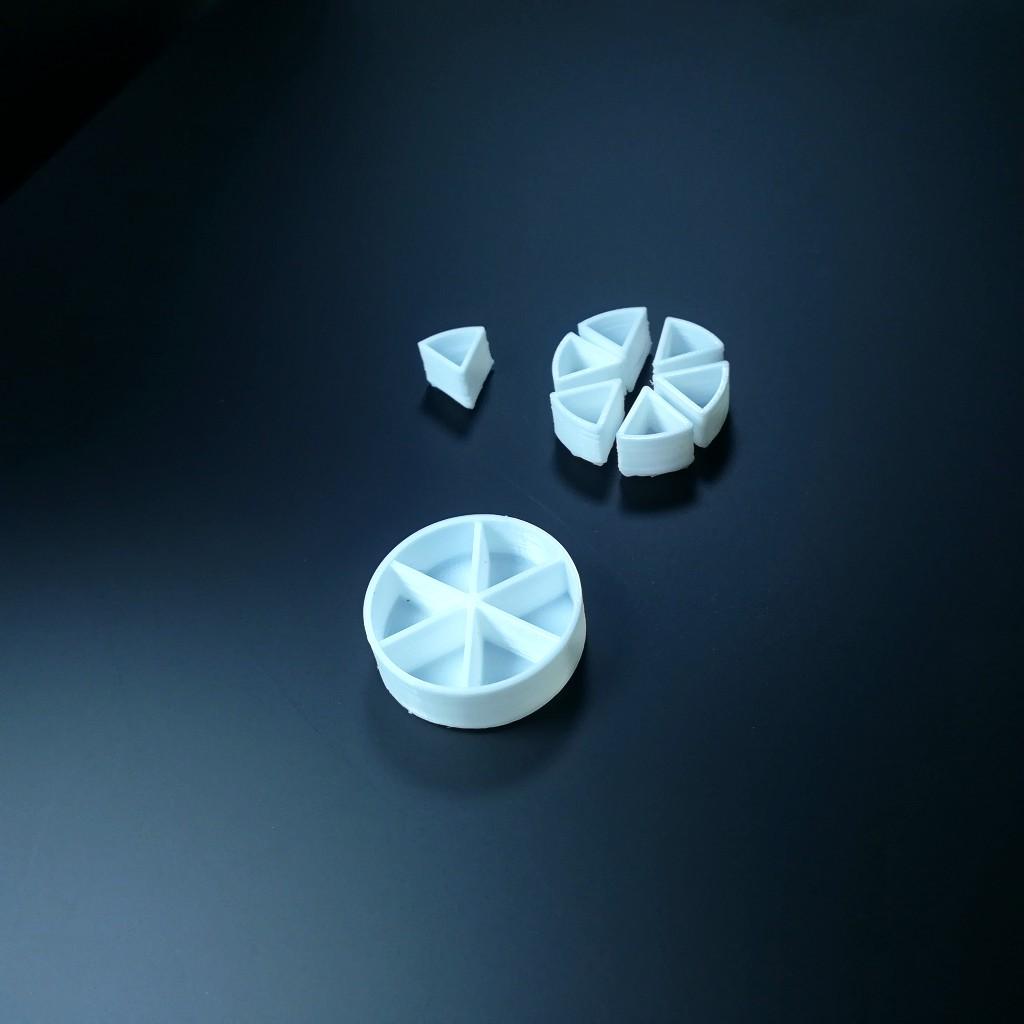 3D Printable Trivial Pursuit - Playing Piece and Wedges by Erik Pettersson