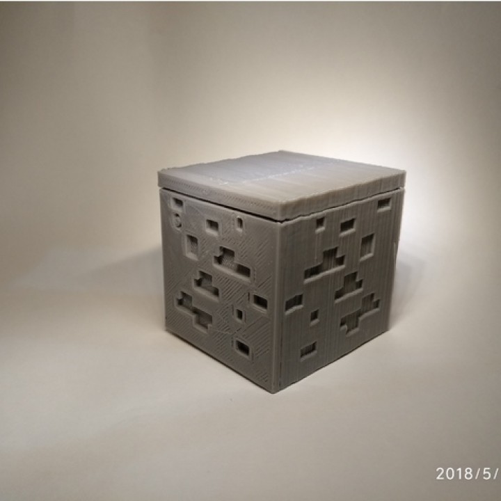 3D Printable Minecraft Snapshut Box by Adib Zahirrudin