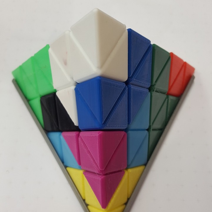 3D Printable Three sided pyramid puzzle by Ingwer von Lü