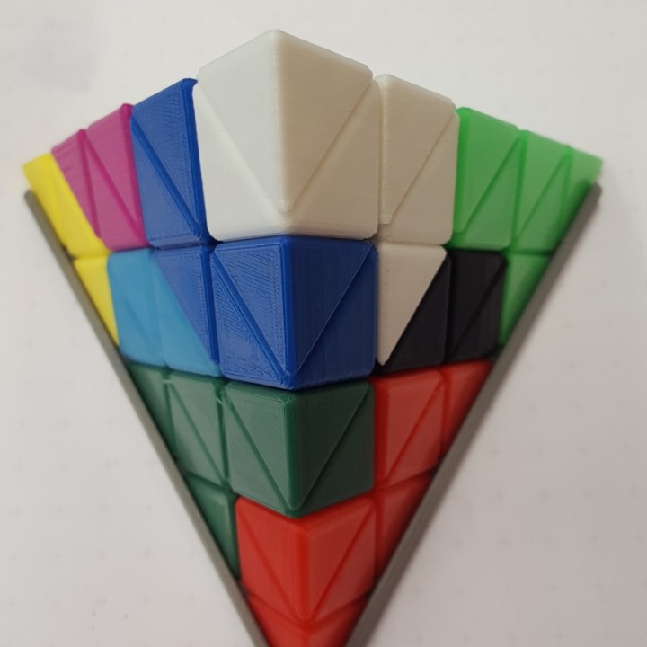 3D Printable Three sided pyramid puzzle by Ingwer von Lü