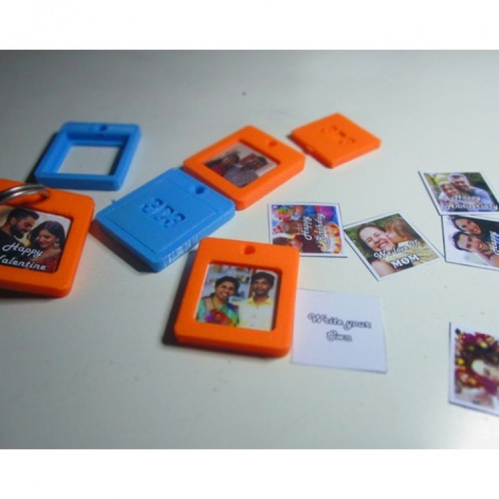 3D Printable Photo frame Key chain by aakaarlab
