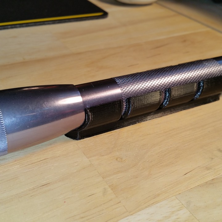 3D Printable Mini Maglite Desk Clip by Sandy Lloyd