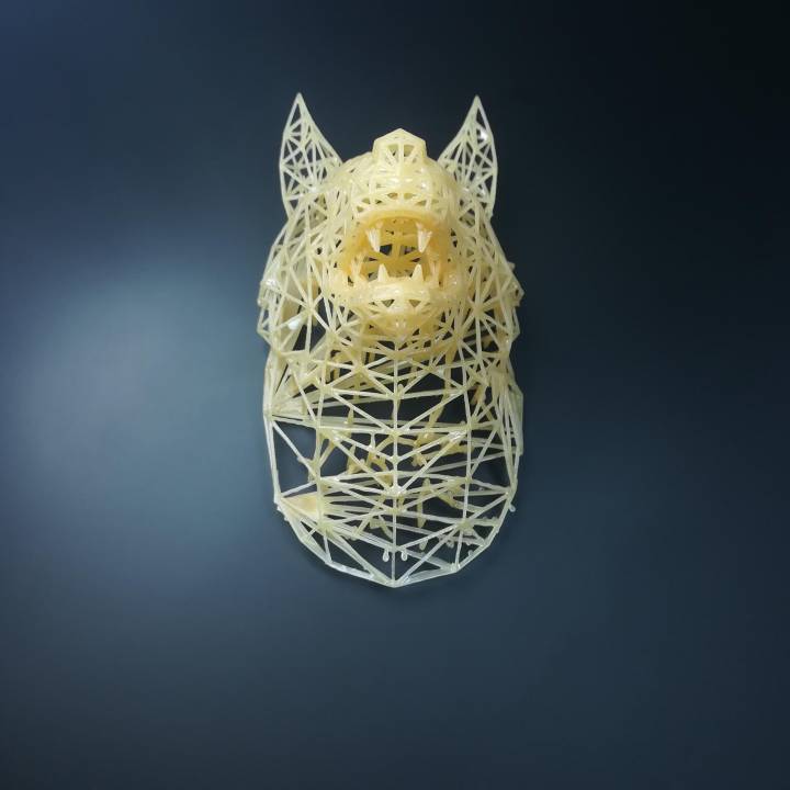 3D Printable Wireframe wolf head by Michel Gerding