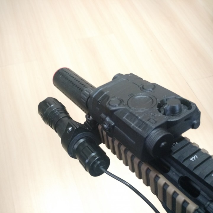 3D Printable PEQ Box for airsoft by Paulo Drugos