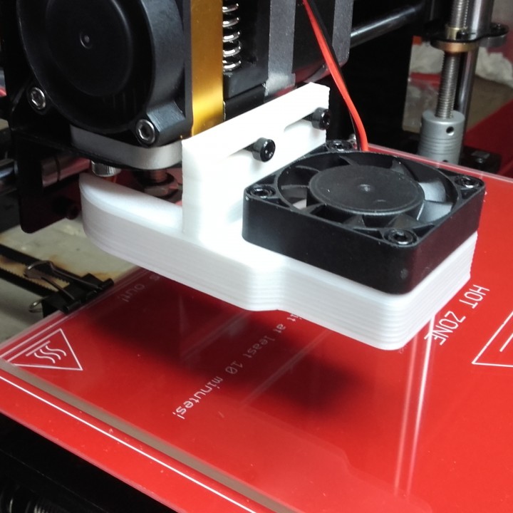 3D Printable Cooling fans for extruder - Geeetech prusa i3 by Bruno Haver