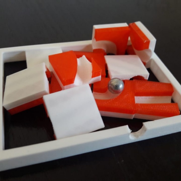 3D Printable sliding ball puzzle by taher mohamed
