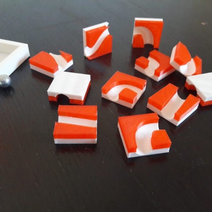 3D Printable sliding ball puzzle by taher mohamed