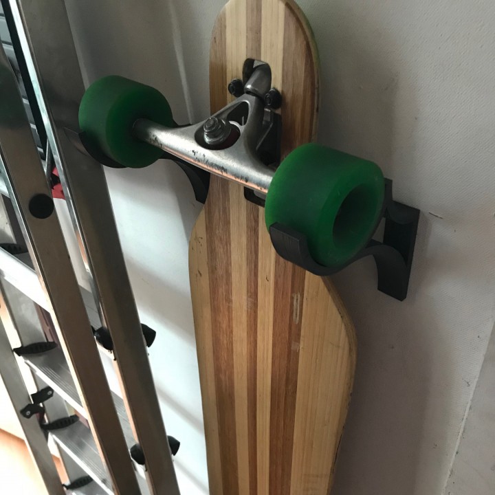 3D Printable Wallmount for Longboards by Friso van Dijk