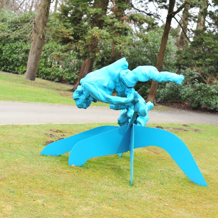 3D Printable Two reclining figures on a calder base by Scan The World