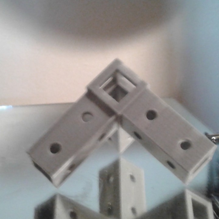 3D Printable 3-way corner bracket by JAYME MEULEMANS